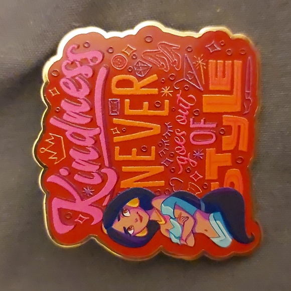 Disney | Jewelry | Disney Aladdin Pin | Poshmark